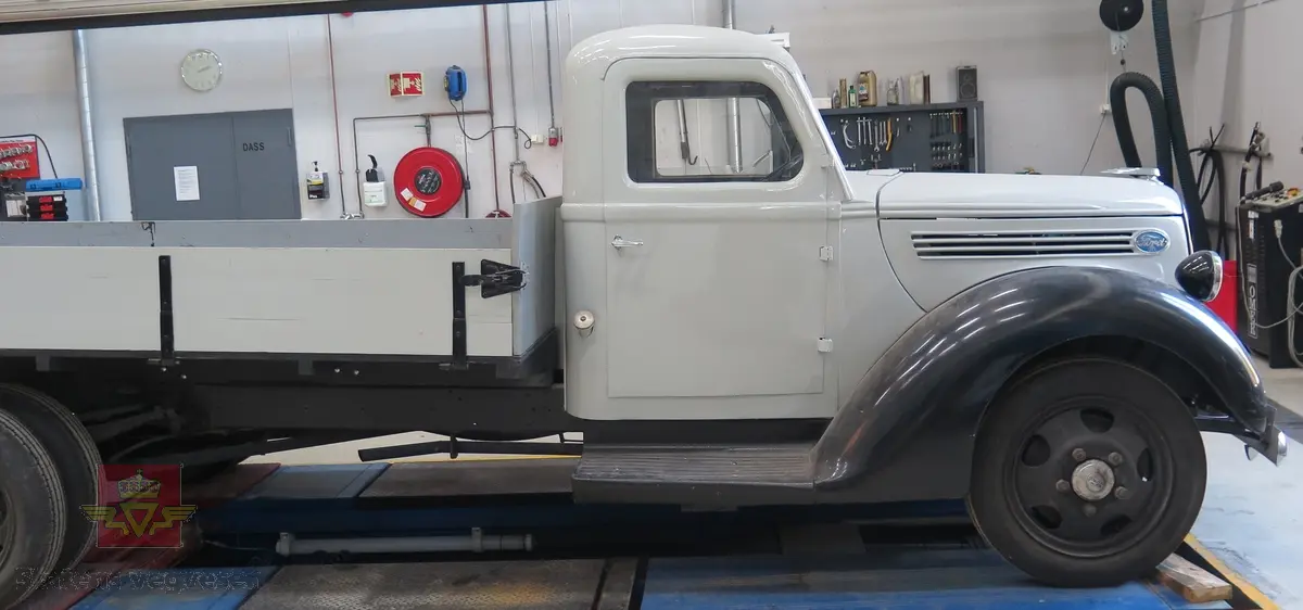 Lastebil - Norsk vegmuseum / DigitaltMuseum